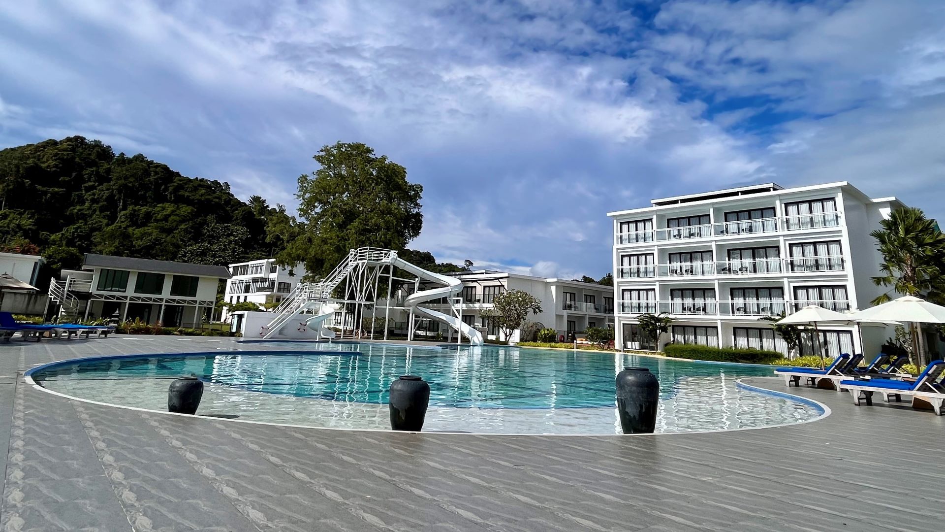 Experiences | Tour East