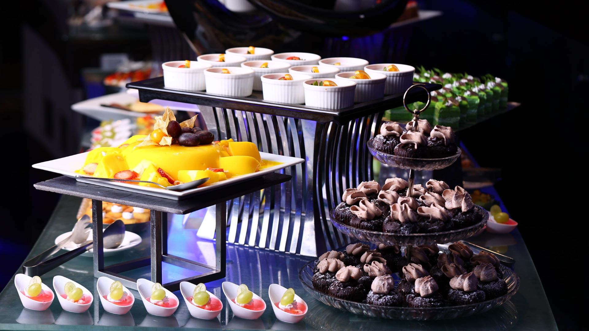 Experiences | Tour East