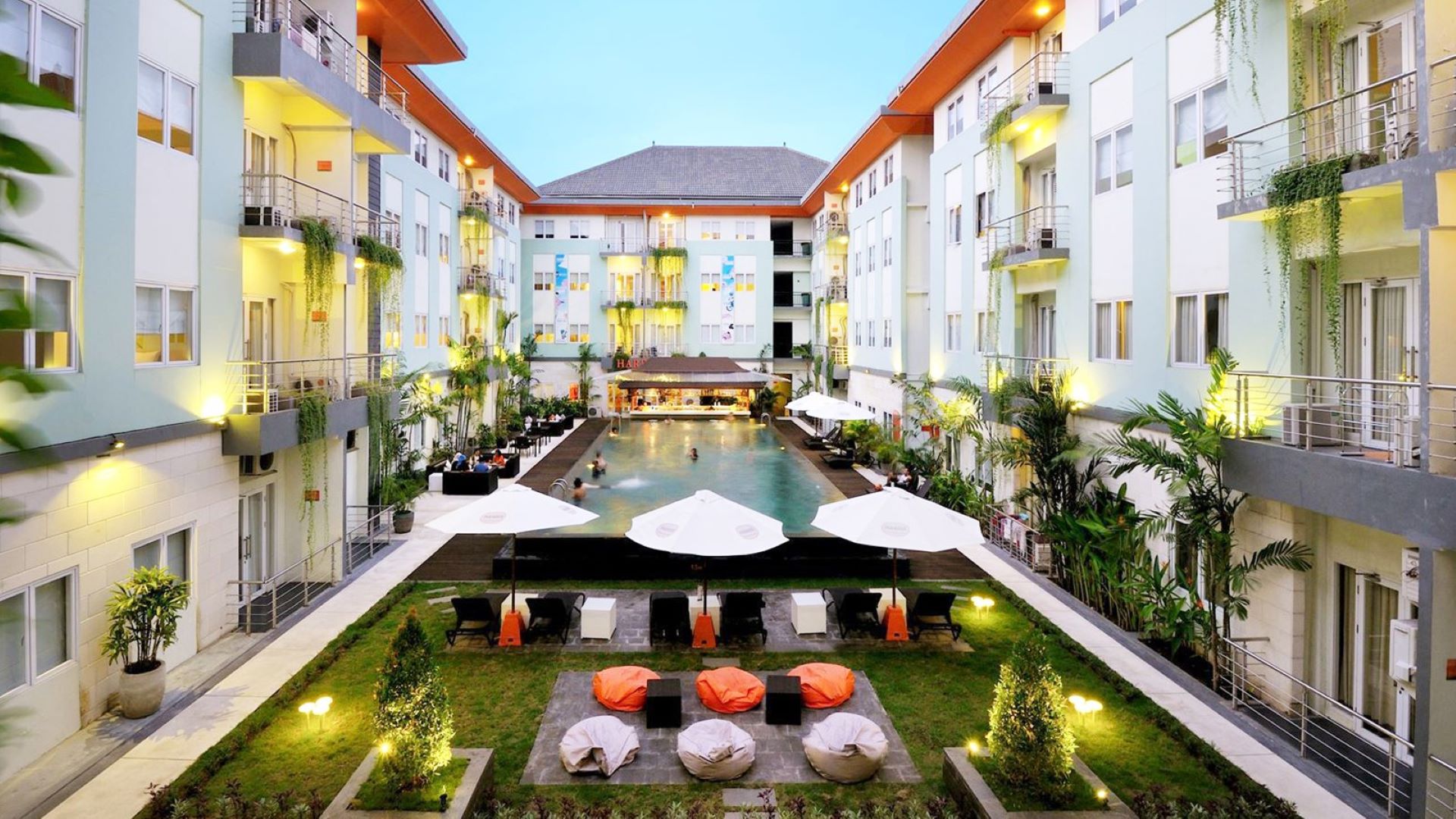 Experiences | Tour East