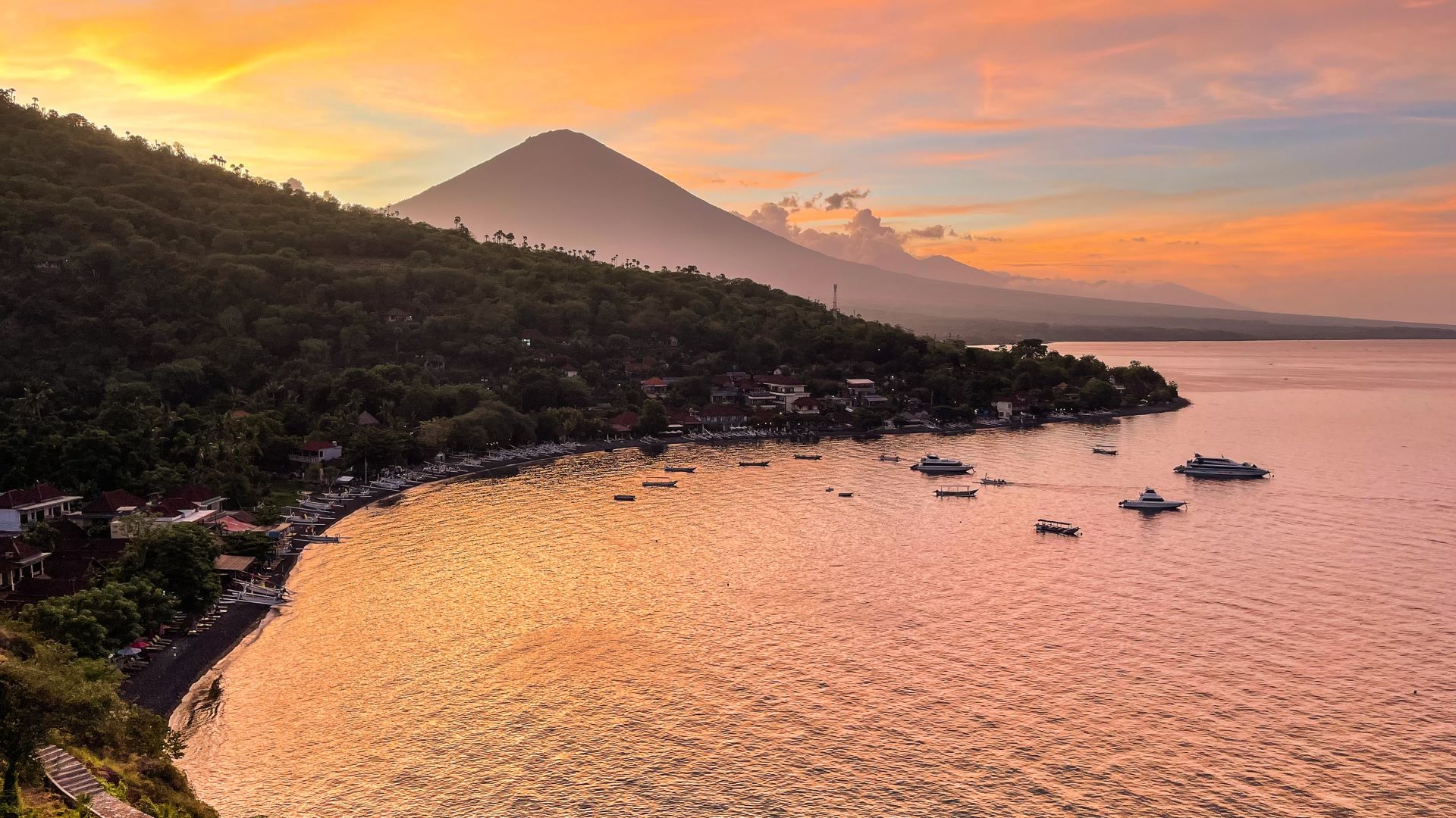 Experiences | Tour East