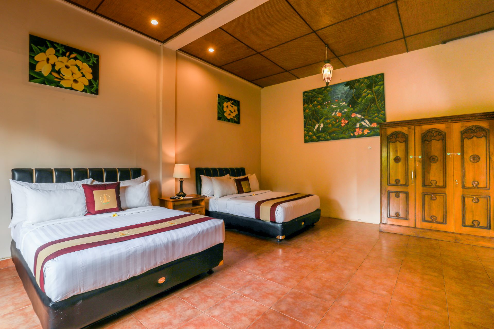 Experiences | Tour East