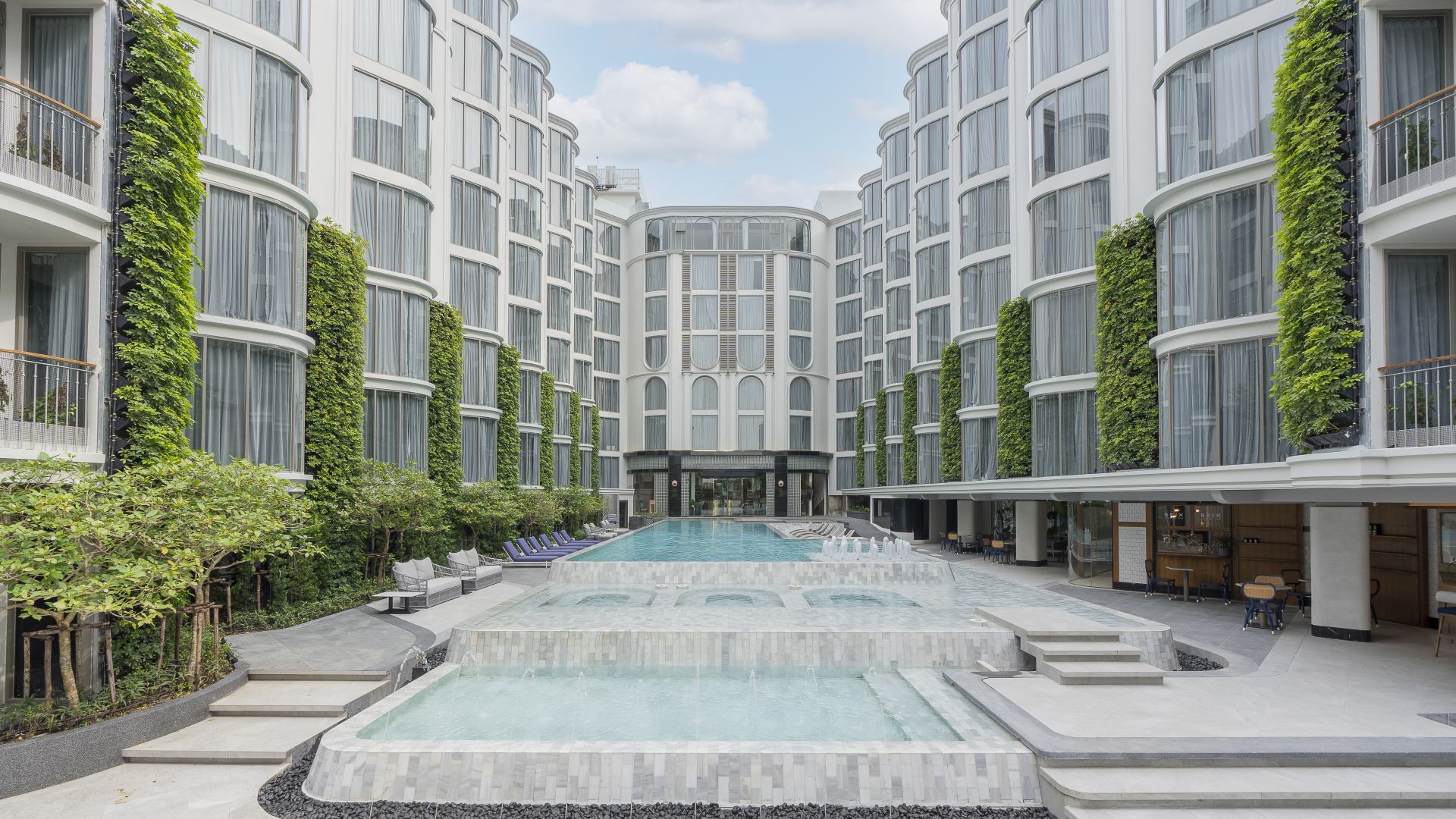 Experiences | Tour East